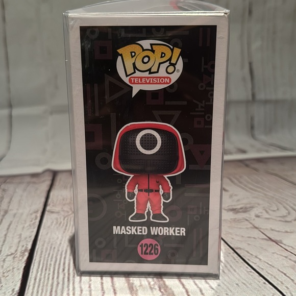 Funko | Toys | Nib Funko Pop Squid Game Season Circle Masked Worker ...